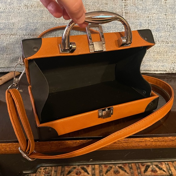 Sheng Da | Bags | Sheng Da Kawaii Cute Boombox Radio Tan Crossbody ...